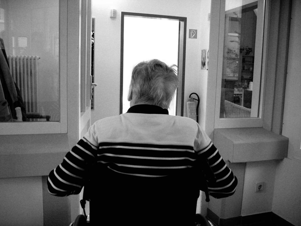 Santé senior : se vêtir et se dévêtir lorsqu'on perd l'autonomie ...